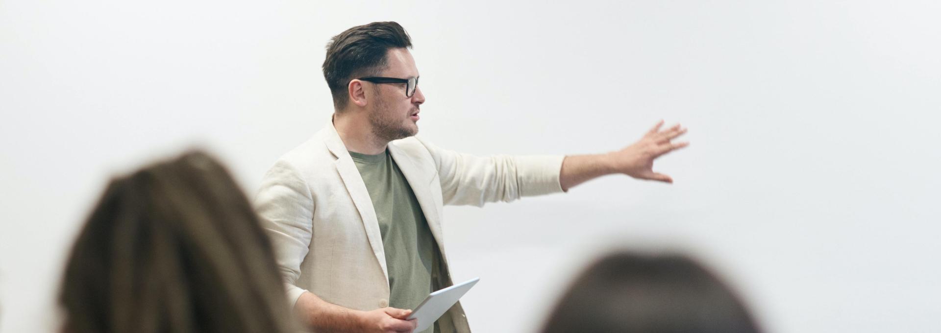 TRANSFORM - KI in Aktion - Unternehmenswissen in Wettbewerbsvorteile ...